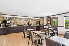 Café da manhã continental grátis todos os dias