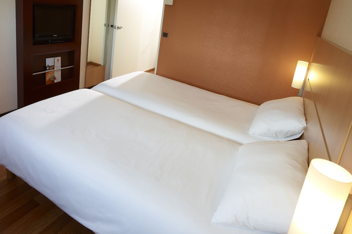 Quarto standard, 2 camas de solteiro | 1 quarto, roupas de cama premium, individualmente decorados