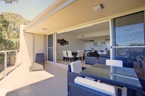 Apartamento Superior, 4 quartos | Varanda