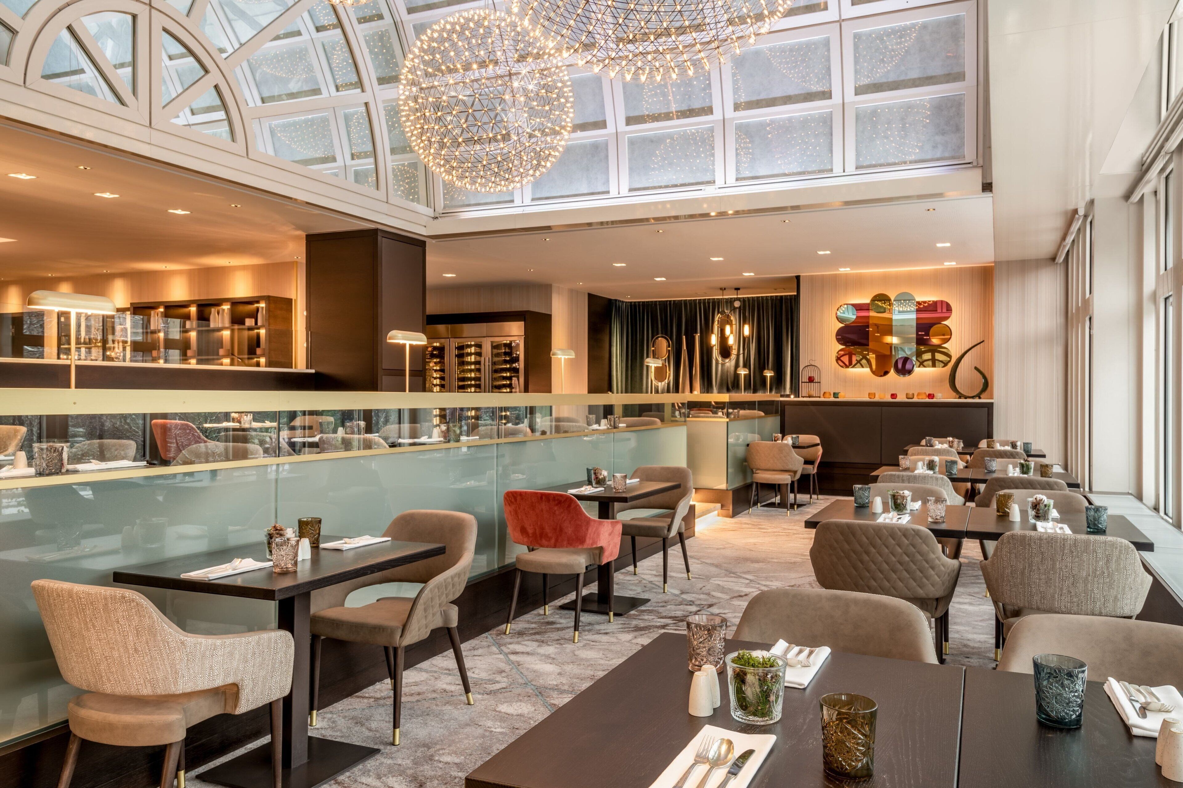 Pequenos-almoços, jantares e brunches (fins de semana) servidos 