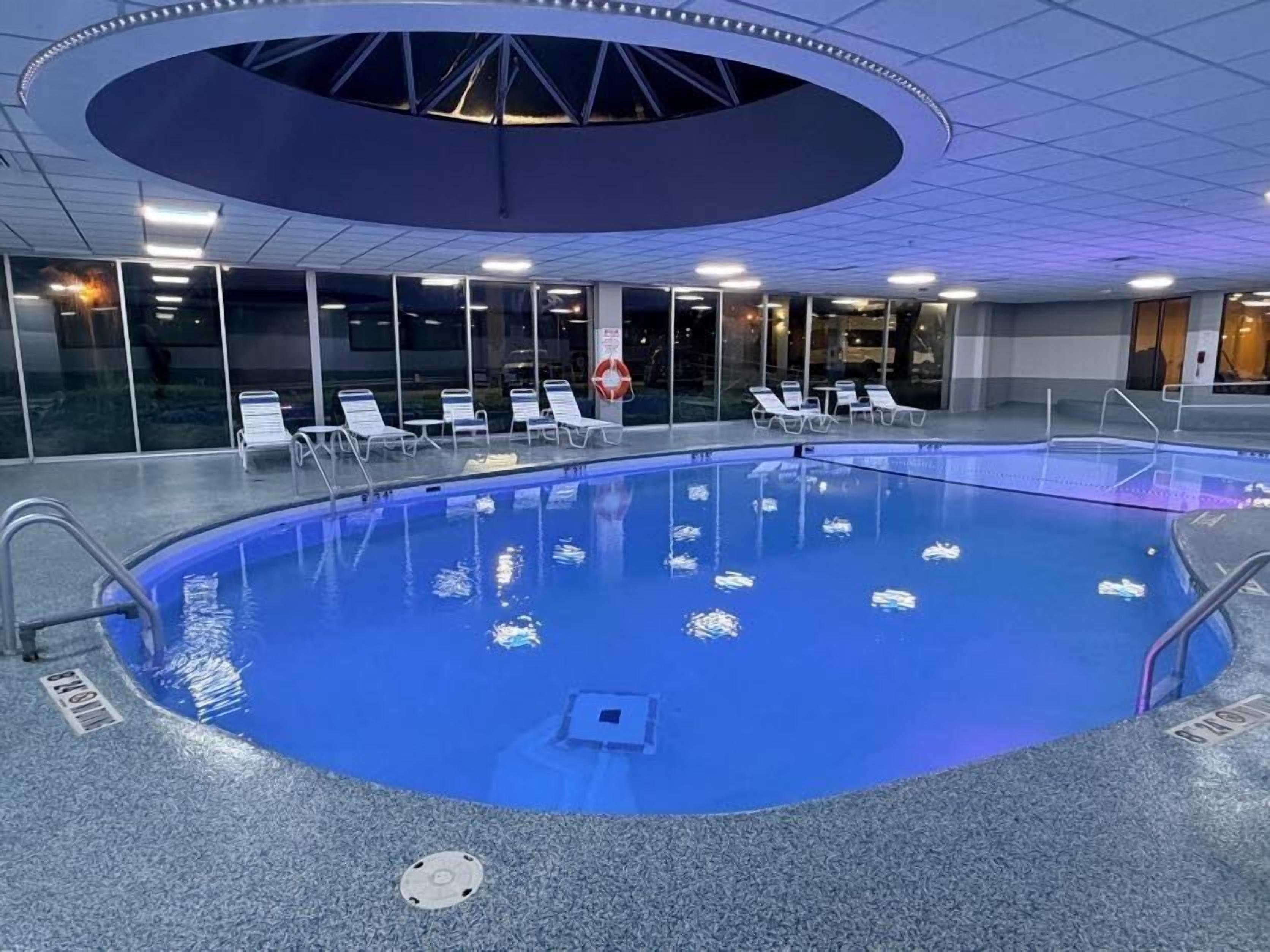 Piscina interna, piscina externa