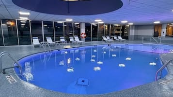 Piscina interna, piscina externa