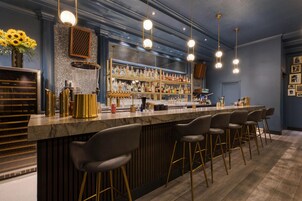 Serve almoços, jantares e happy hour 