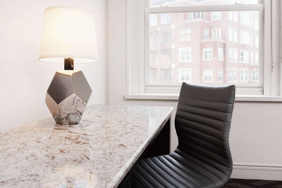 1 quarto, roupa hipoalergénica, cofre no quarto