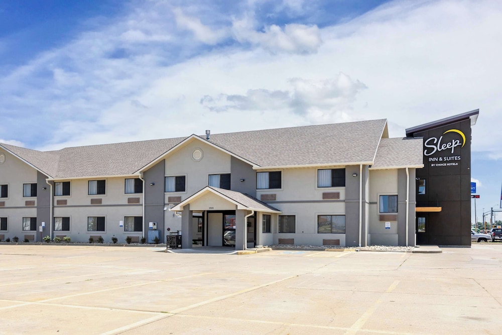 Sleep Inn & Suites Salina I-135 - Salina, KS