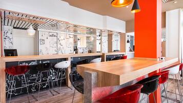 Pequeno-almoço tipo buffet diário (15.50 EUR por pessoa)