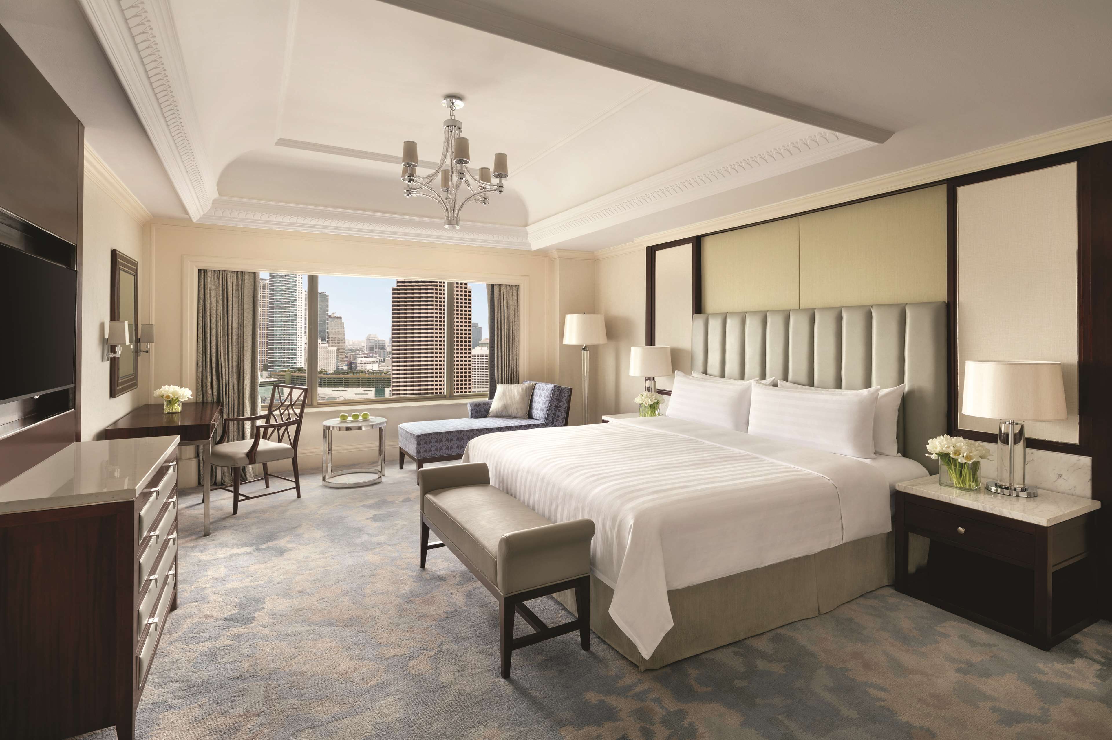 Roupas de cama premium, edredons de pluma, camas com colchões pillow-top