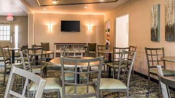 Café da manhã continental grátis durante a semana