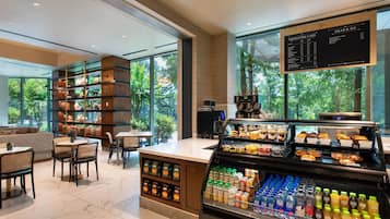 Café da manhã com buffet todos os dias mediante uma taxa