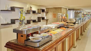 Pequeno-almoço tipo buffet diário mediante uma taxa