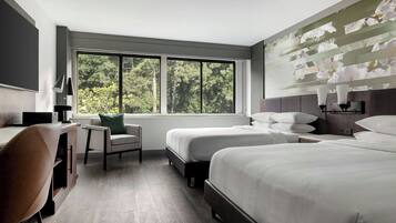 Quarto club, 2 camas de casal | Roupas de cama premium, cofres nos quartos, escrivaninha