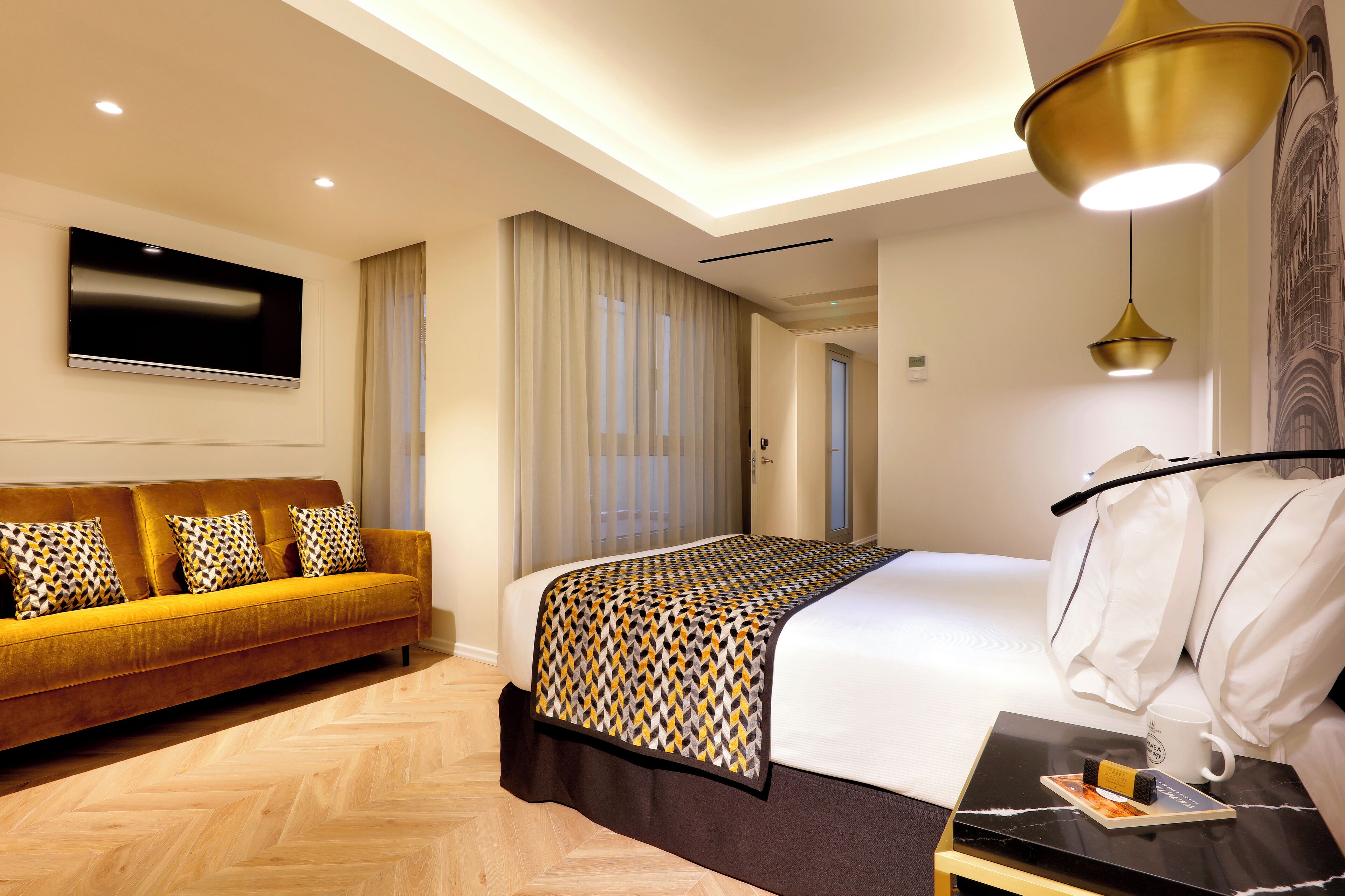 Roupas de cama premium, edredons de pluma, frigobar, cofres nos quartos