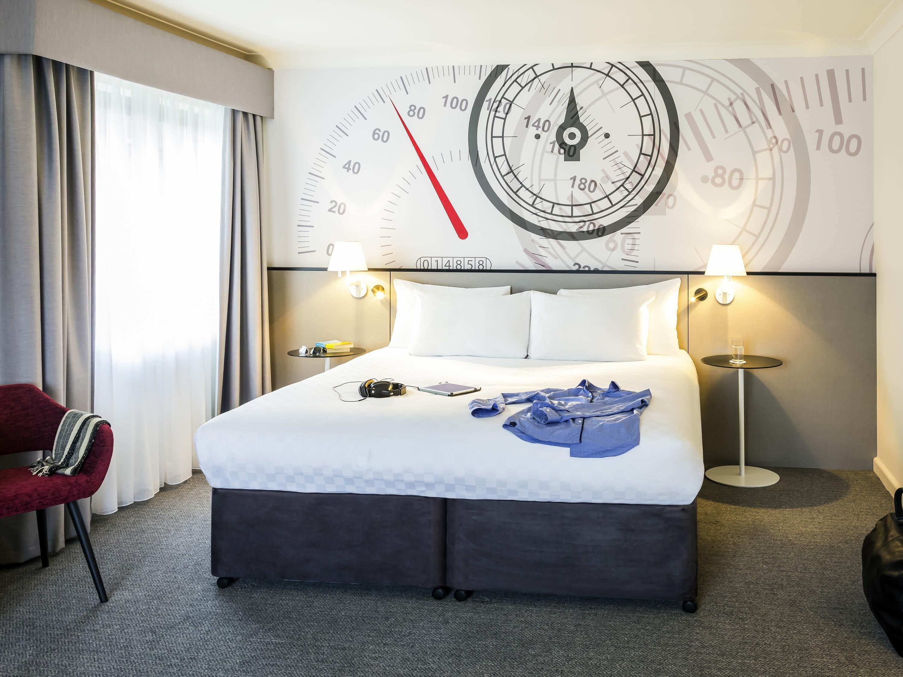 Quarto Duplo Familiar, 1 cama de casal e sofá-cama | Cofre no quarto, secretária, quartos insonorizados 