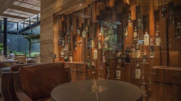5 restaurantes, pequenos-almoços servidos, cozinha francesa