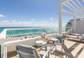 Suíte, 1 quarto, sacada, vista para o oceano | Sacada