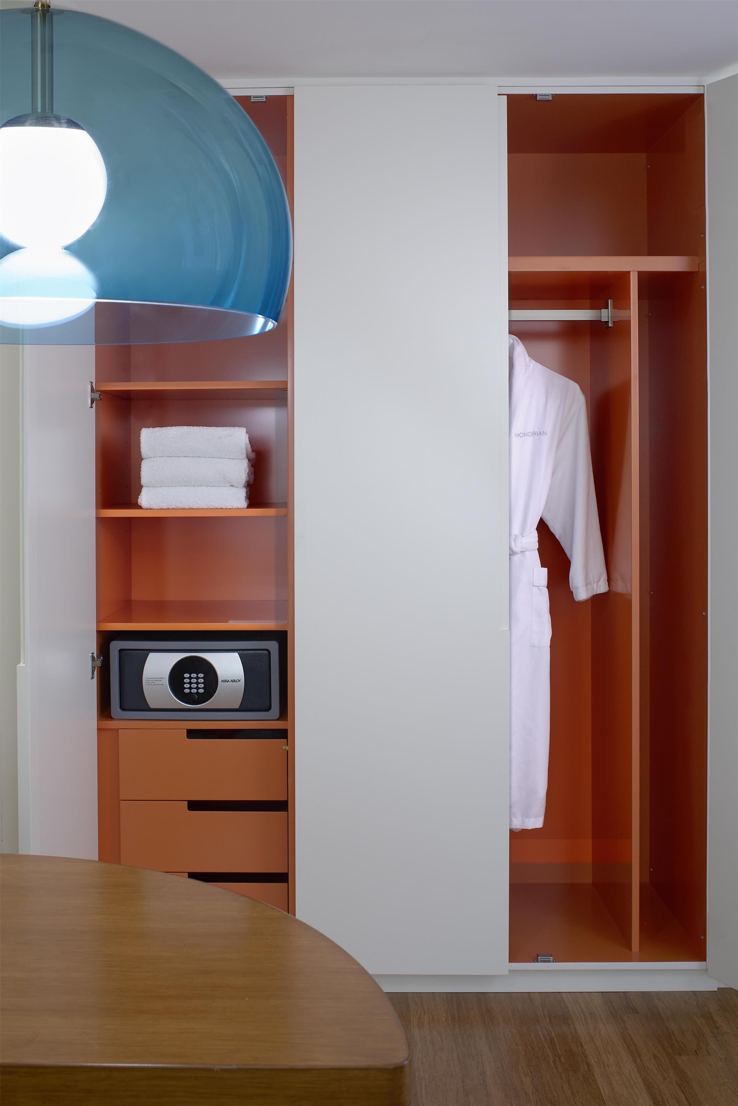 Roupa hipoalergénica, camas de colchão Select Comfort, minibar 