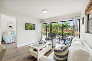 Apartamento Premium em Condomínio Fechado, 2 quartos, lanai (alpendre havaiano) | Lavandaria