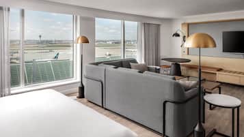 Roupas de cama premium, cofres nos quartos, escrivaninha