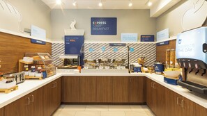 Café da manhã com buffet grátis todos os dias