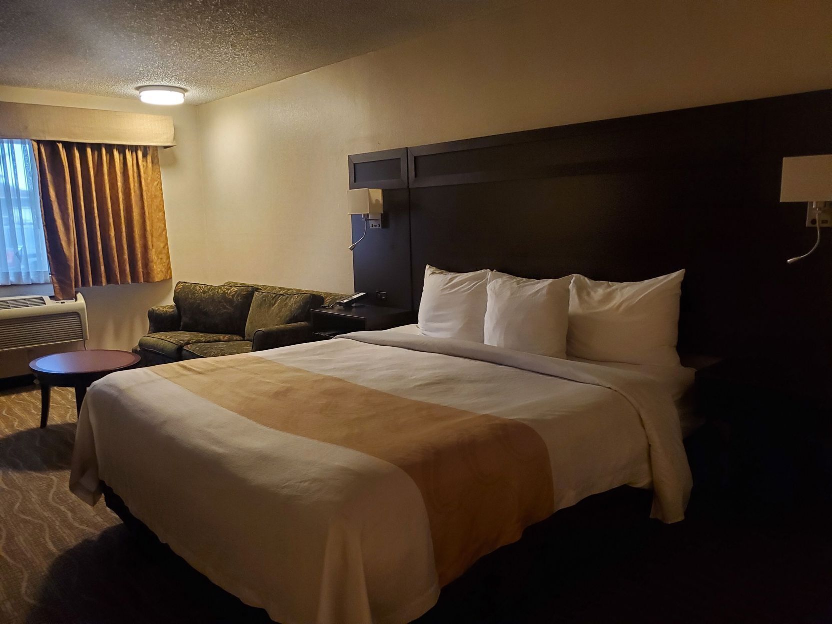 Roupas de cama premium, individualmente mobiliados, escrivaninha
