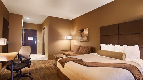 Best Western Plus Night Watchman Inn & Suites Reviews, Deals & Photos ...