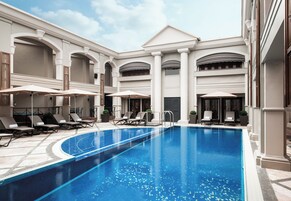 Piscina exterior, da(s) 6:00 à(s) 19:00, guarda-sóis, espreguiçadeiras 