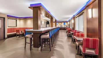 Pequeno-almoço tipo buffet diário incluído