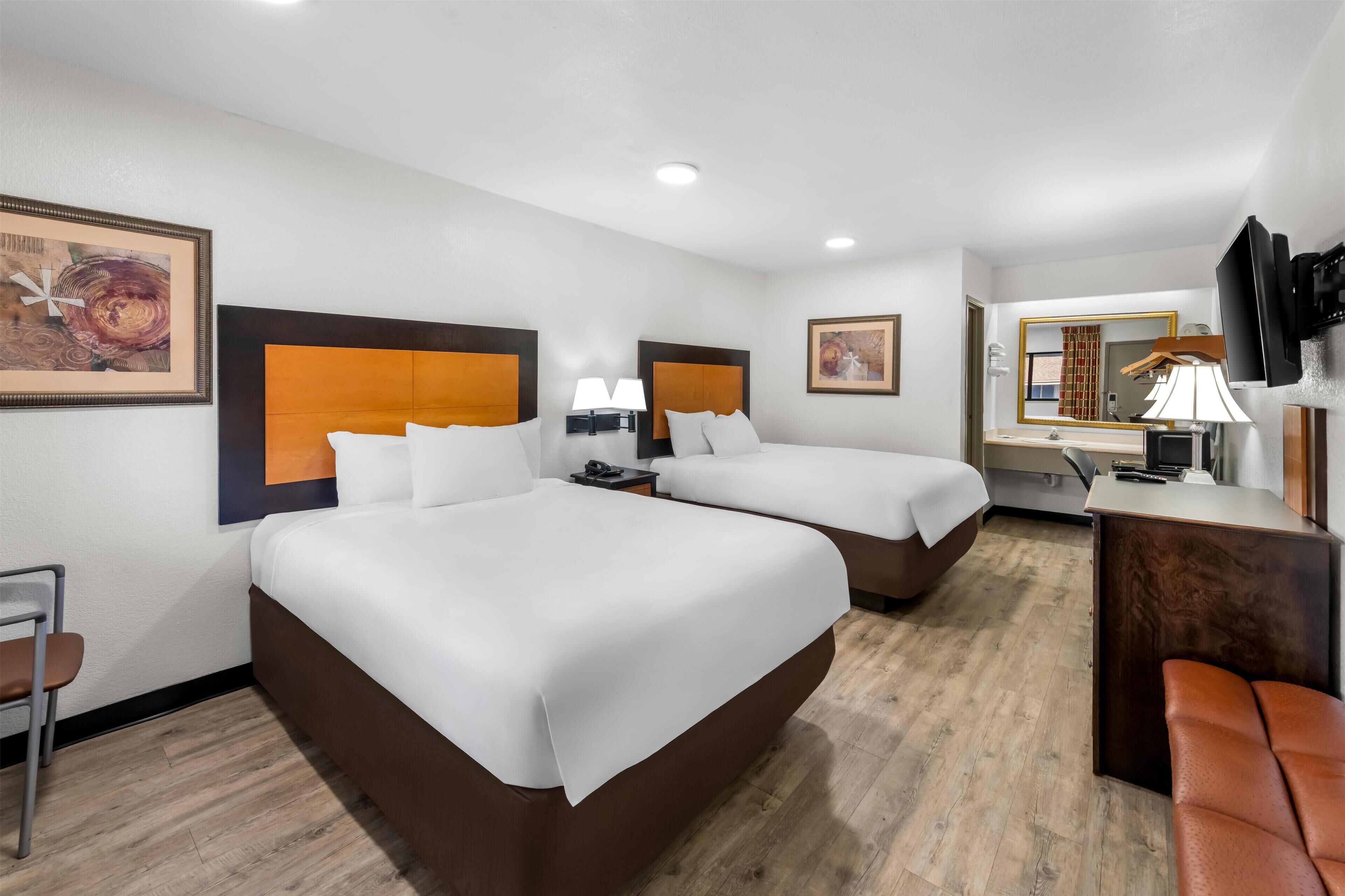 Escrivaninha, ferros/tábuas de passar roupa, Wi-Fi de cortesia