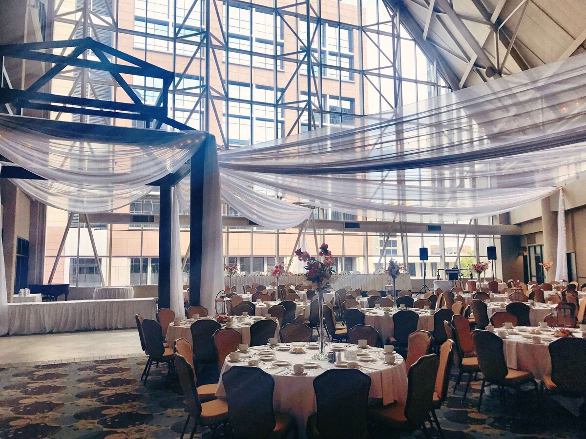DoubleTree by Hilton Hotel St. Paul Downtown Reviews, Deals & Photos ...