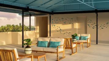 Piscina exterior, da(s) 6:00 à(s) 20:00, guarda-sóis, espreguiçadeiras