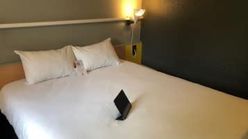 Quarto Standard, 1 cama de casal | Secretária, quartos insonorizados, ferro/tábua de engomar