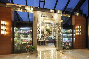 Kempinski Hotel Beijing Yansha Center in Beijing: Find Hotel Reviews ...