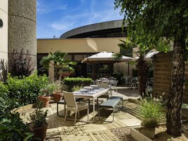 Almoços e jantares servidos, incluindo cozinha francesa 