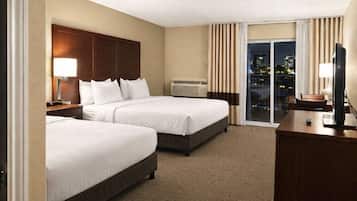 Uma combinação polibã/banheira, artigos de higiene pessoal grátis