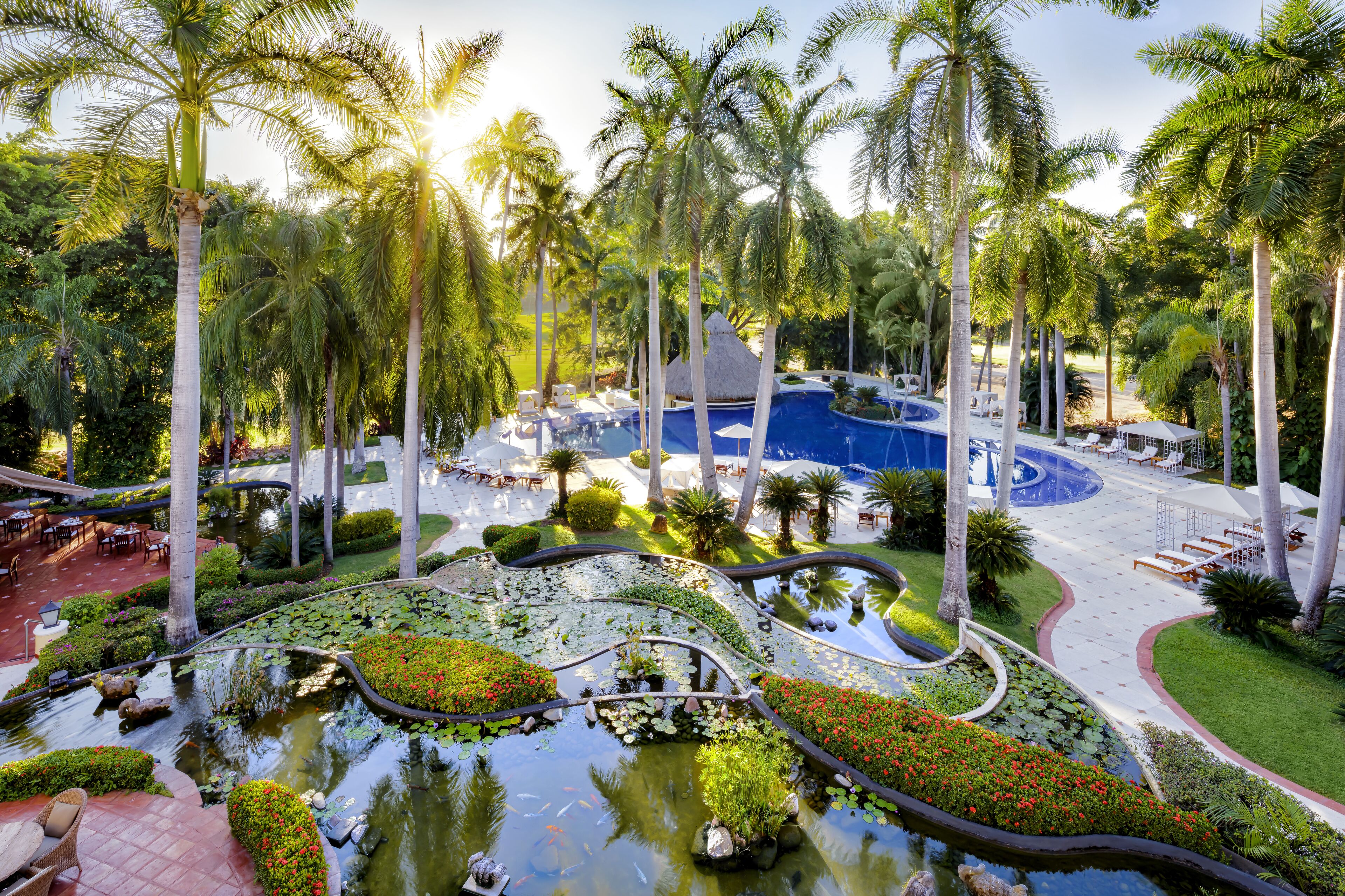 Piscina exterior, toldos gratuitos, guarda-sóis 