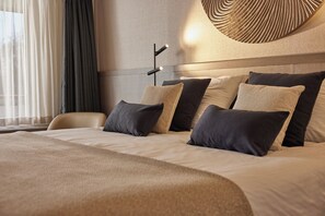 Quarto | Frigobar, cofres nos quartos, escrivaninha, cortinas blackout