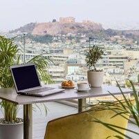 Pequeno-almoço tipo buffet diário (22 EUR por pessoa) 