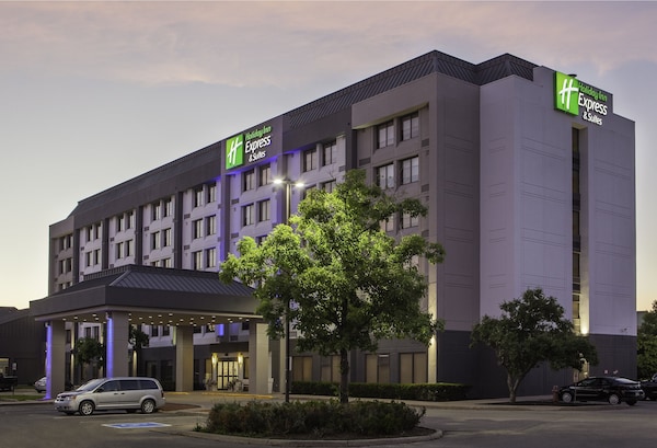 Holiday Inn Express & Suites Mississauga-toronto Southwest By Ihg - Oakville