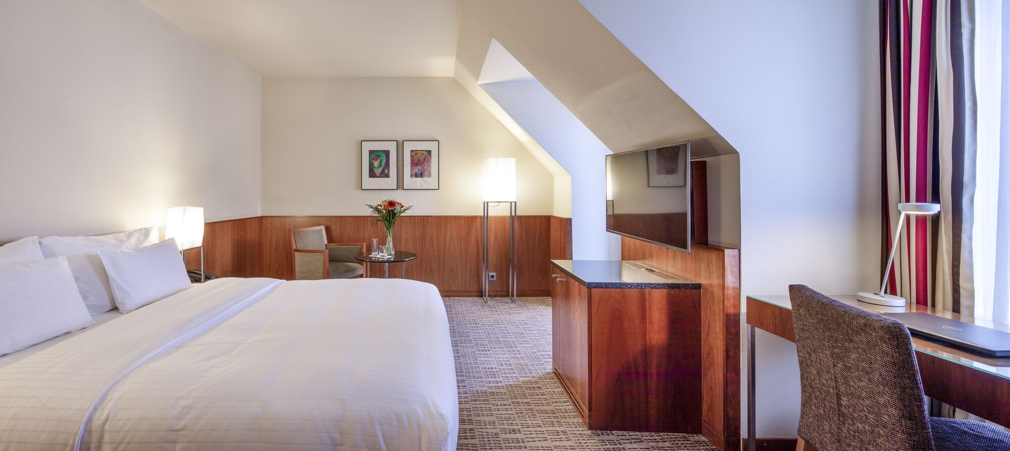 VIP Access Hotels | Expedia