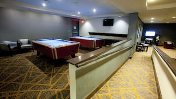 2 bares/lounges, saguão/lounge, bar na cobertura
