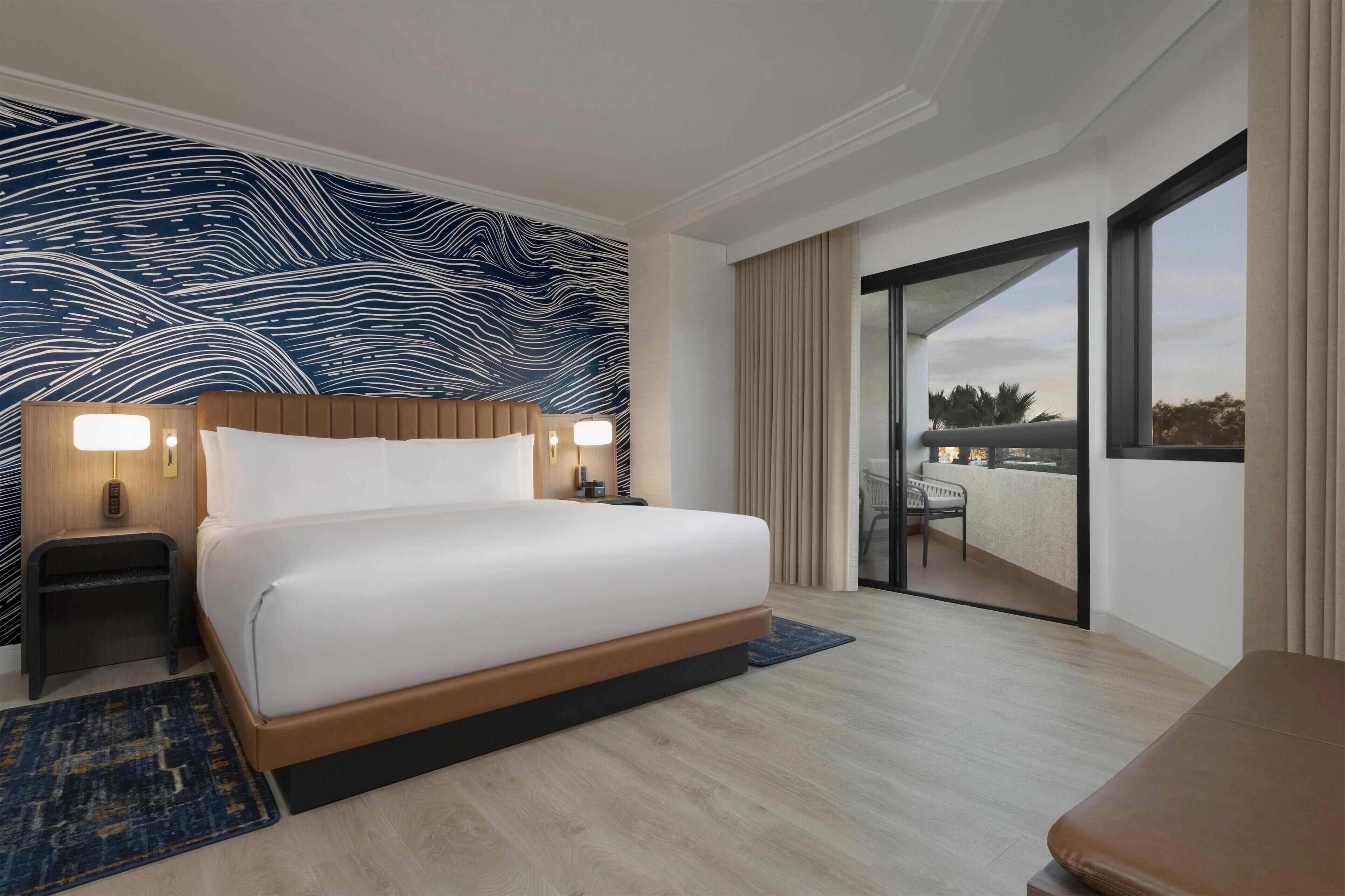 Quarto, 1 cama King, sacada, no canto | Roupas de cama premium, edredons de pluma