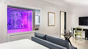 Quarto Deluxe, vista para o mar | Roupa de alta qualidade, edredões de penas, minibar, cofre no quarto