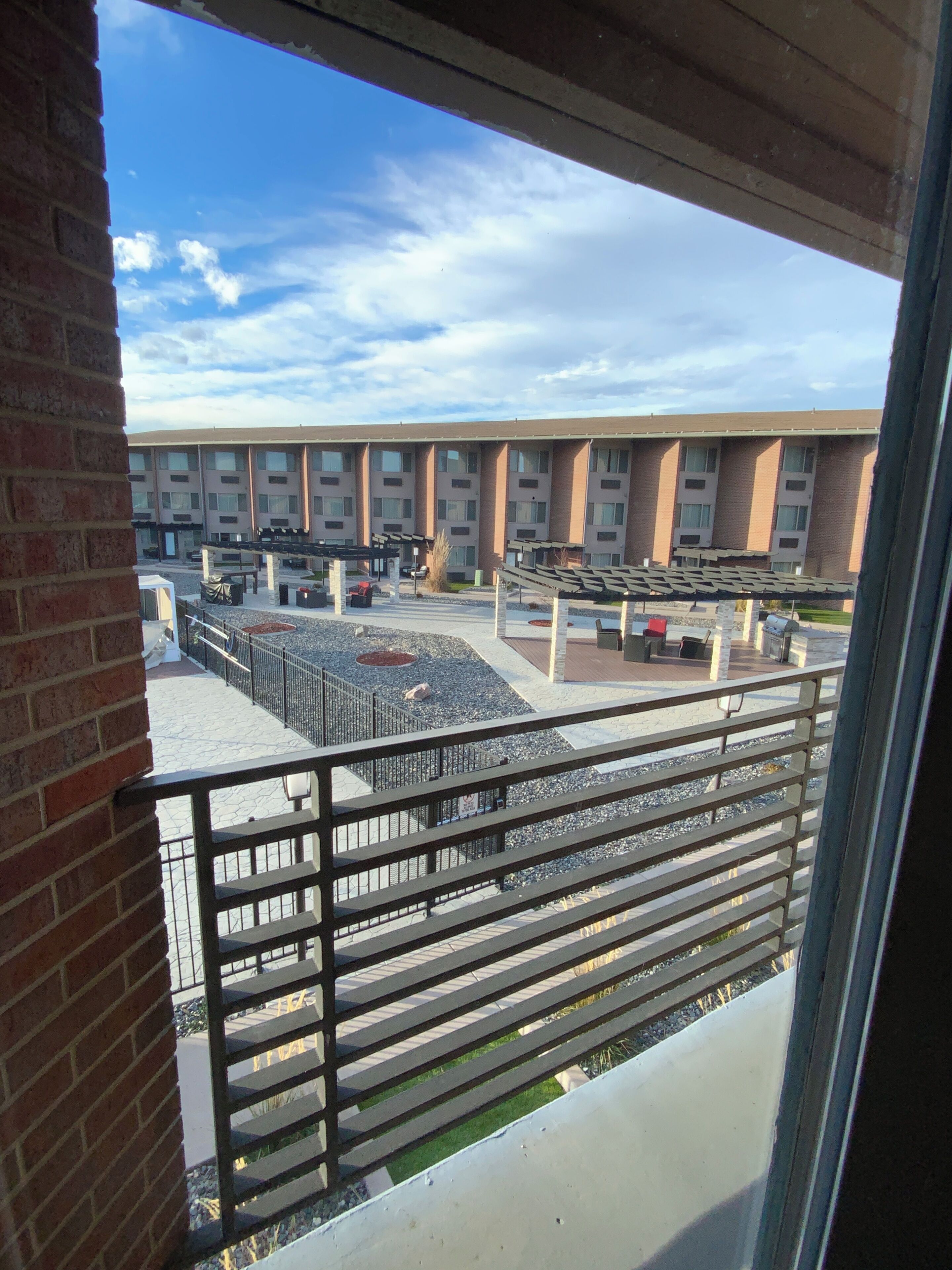 Roupa de alta qualidade, camas de colchão pillowtop, cofre no quarto 