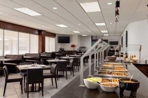 Almoços e jantares servidos 
