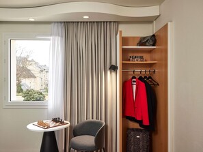 Quarto, 1 cama de casal | Roupas de cama premium, escrivaninha, quartos à prova de som