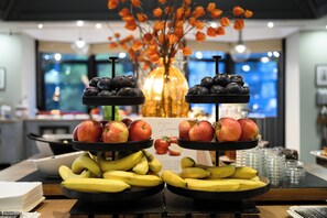 Pequeno-almoço tipo buffet diário mediante uma taxa 