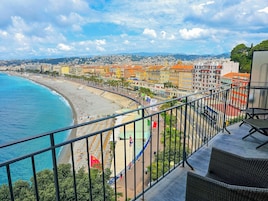 Suite, vista para o mar (Baie Des Anges) | Roupa de alta qualidade, minibar, cofre com capacidade para portátil 
