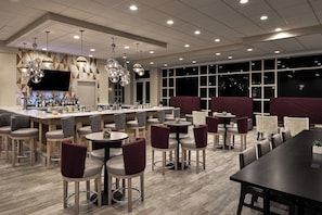 Café da manhã, almoço e jantar; culinária americana