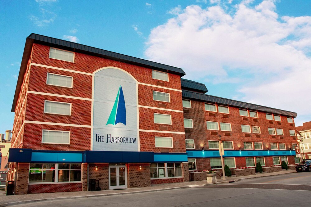 Top 3 Lakefront Hotels In Racine, Wisconsin | Trip101