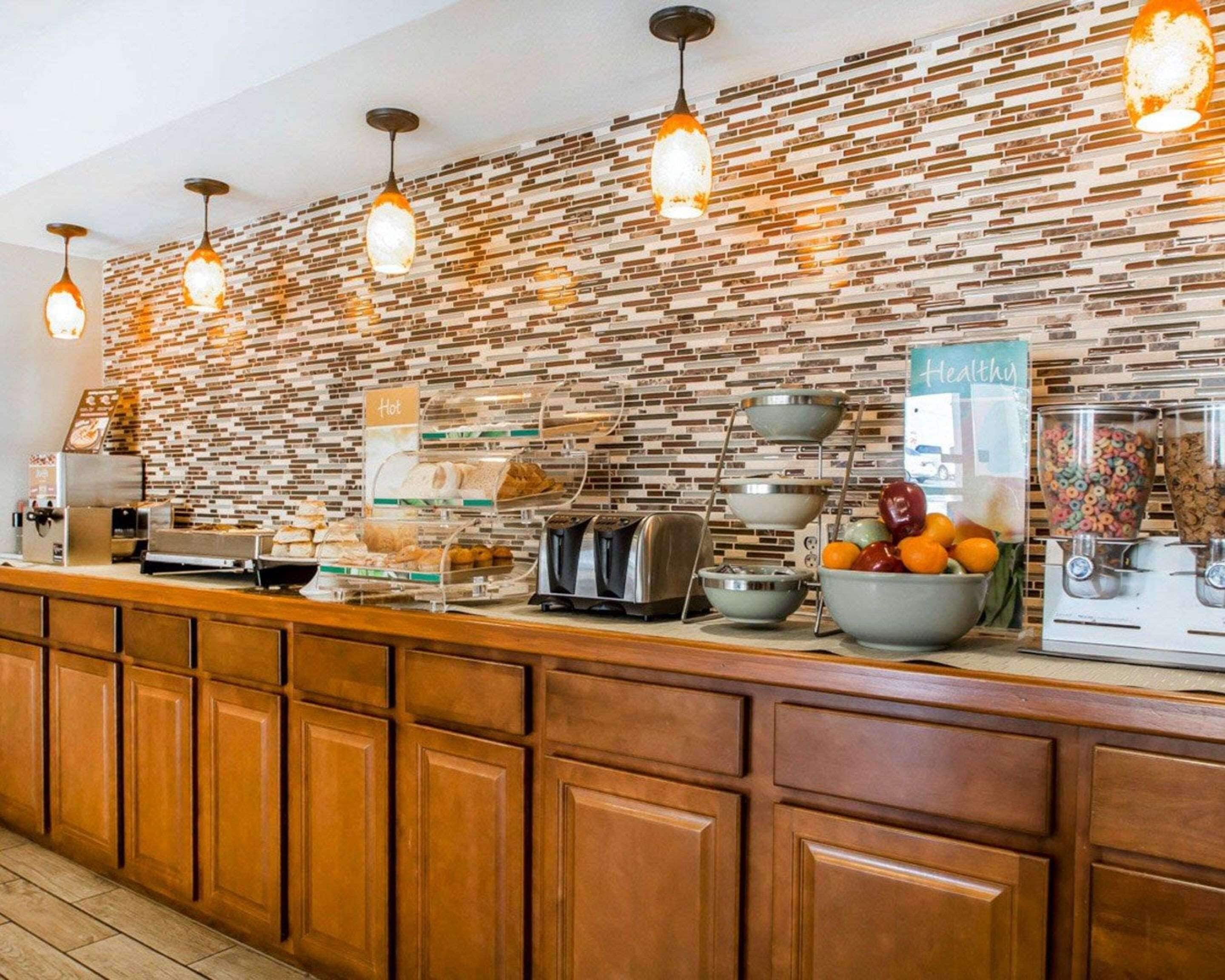 Pequeno-almoço completo diário incluído 